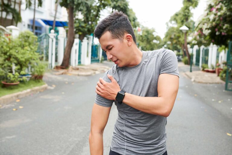 Un hombro dislocado necesita más que una recolocación | UHealth Collective